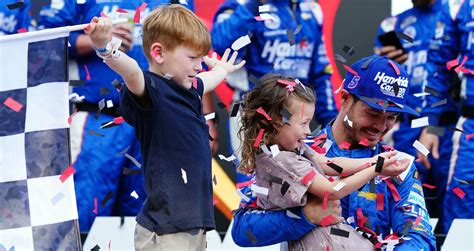 Watch Kyle Larsons Daughter Audrey Celebrates Dads Impressive Win With Confetti