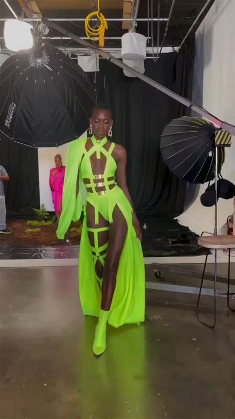 Pin On Fashionable Women