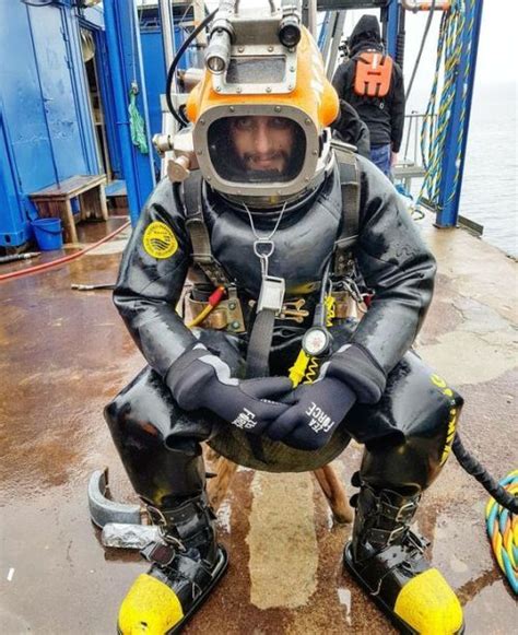Guys In Rubber Drysuits Archive Deep Sea Diving Gear Deep Diver