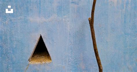 파란색과 갈색 나무 보드 사진 Unsplash의 무료 회색 이미지