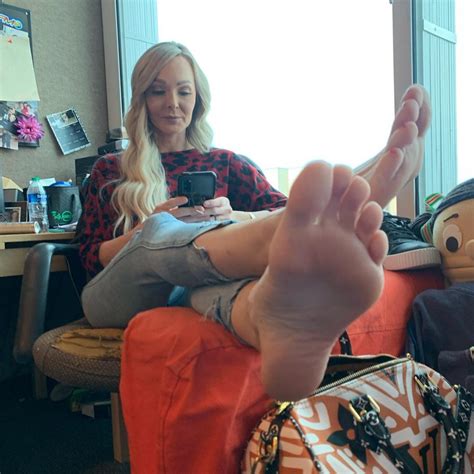 Milf Soles Hot Blonde Housewife Shows Her Face And Feet Feetplaza
