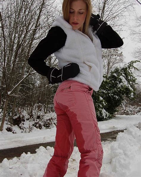 Wetting Snowpants Omorashi Experiences Omorashi