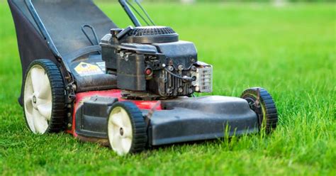How to prime a lawn mower without primer bulb - craftingwithconcrete.com
