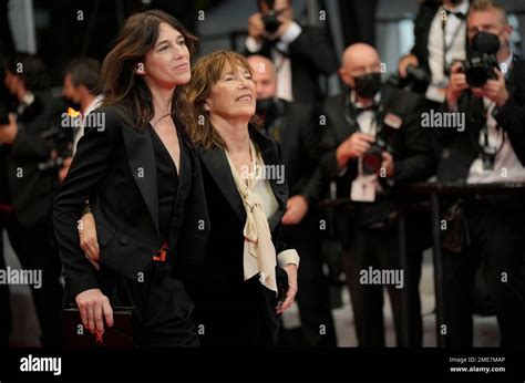 Charlotte Gainsbourg Left And Jane Birkin Pose For Photographers Upon Arrival At The Premiere