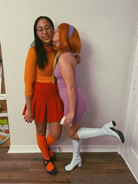 Daphne Velma Cute Couple Halloween Costumes Duo Halloween Costumes Couples Costumes