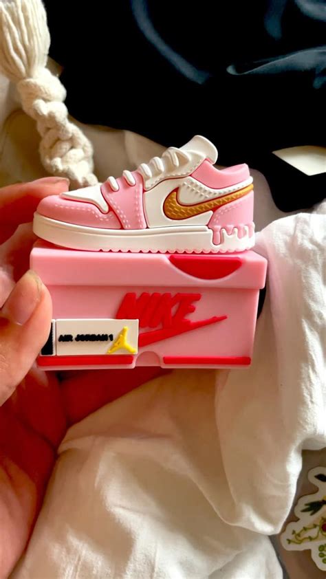 Nike Airpods Pretty Sneakers Sneakers Box Best Friend Photos