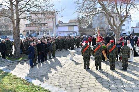 С освещаване на бойните знамена и хвърляне на Светия кръст в р Новоселска Сливен отбеляза