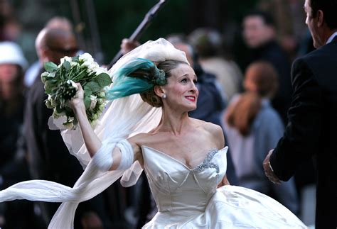 Sarah Jessica Parker Brings Back Carrie Bradshaws Wedding Dress