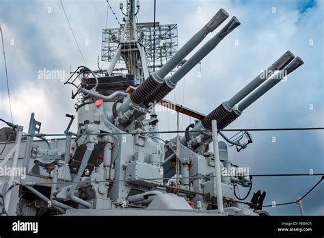 Bofors gun 40 mm Banque de photographies et dimages à haute résolution