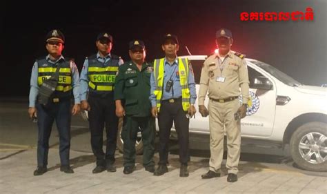 នគរបាលក្រុងកំពង់ឆ្នាំង ចុះត្រួតពិនិត្យបទល្មើសចរាចរណ៍លើកំណាត់ផ្លូវជាតិលេខ៥ ស្ថិតក្នុងភូមិសាស្ត្រ