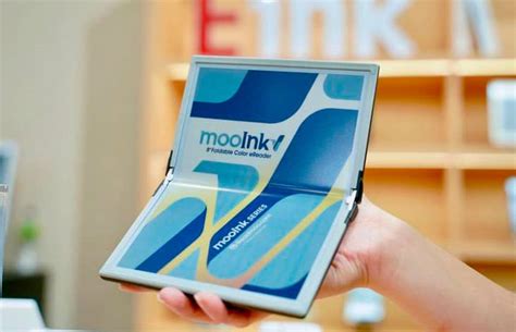 Readmoo представила первую в мире складную электронную книгу Mooink V