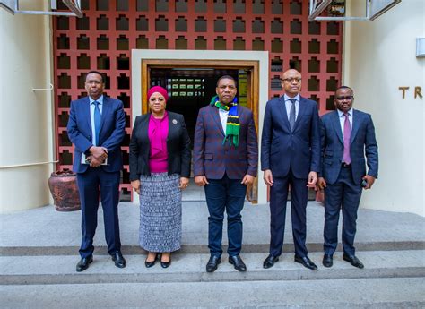 NCHEMBA AKUTANA NA MKURUGENZI WA BENKI YA DUNIA KANDA YA AFRIKA Mwigulu Nchemba