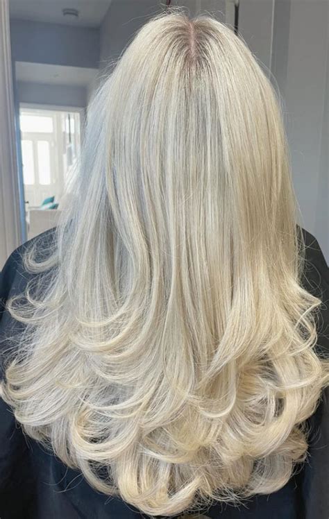 15 Must Try Chic Layered Haircuts For Long Hair Long Layers