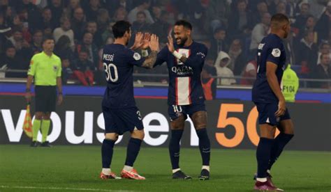 PSG Fans Humiliate Neymar After Abusing Messi Loyal Barca