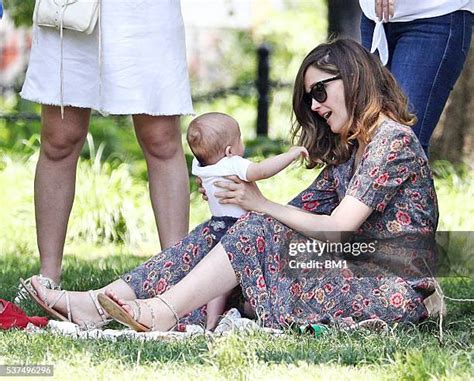 Rose Byrne Bobby Photos And Premium High Res Pictures Getty Images
