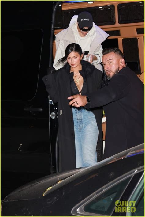 Kendall Jenner Steps Out For A Lunch Date With Babe Kylie In New York