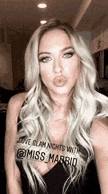 Kelly Kelly Dance 