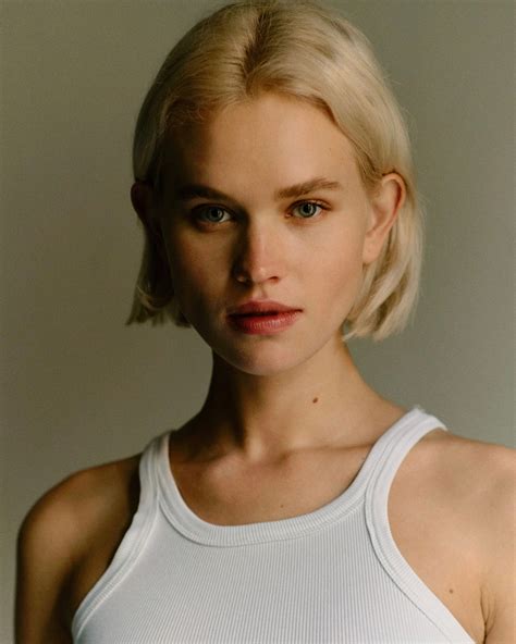 Vladmodels Marina Zina Foto Eriska Rein Tampil Cantik Dengan Hijab