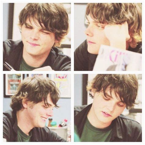 My Chemical Romance Gerard Way Punk Rock Bands Emo Bands Music Bands Gerard Way Cutest