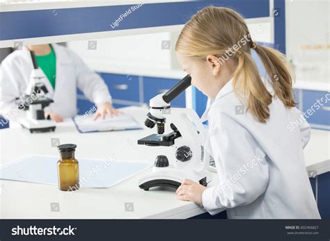 babegirl Lab Coat Using Microscope Laboratory 스톡 사진 602466821 Shutterstock