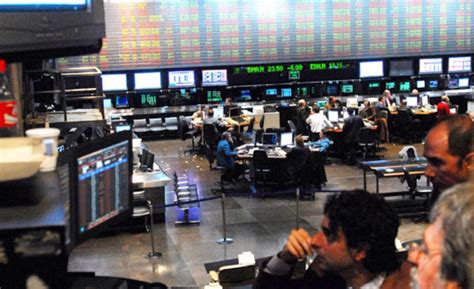 Las Acciones Argentinas Cayeron Hasta 12 En Wall Street Y El Riesgo