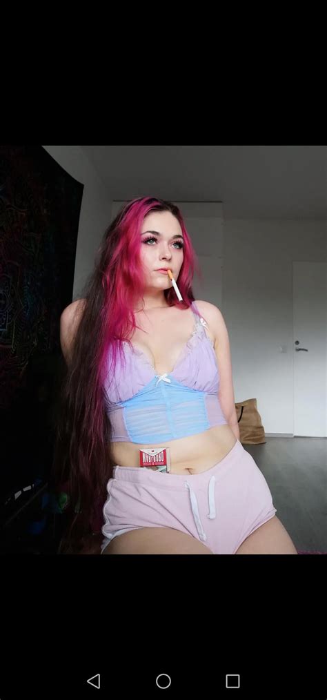 Marlboro Reds Are My Favourite ️ As You Can See From Thease Pics I