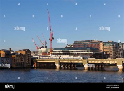 Southeastern Trains Class 465 Networker Train Crossing Hungerford