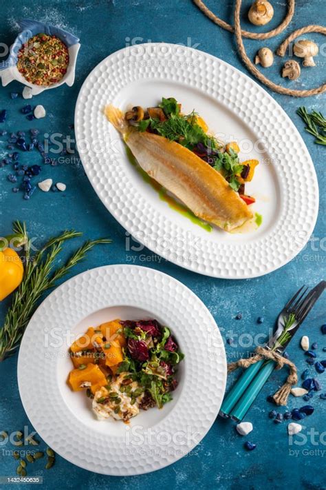 과일로 가득 찬 종이 봉지와 푸른 나무 배경에 야채 상단 보기 공간을 복사합니다 0명에 대한 스톡 사진 및 기타 이미지 0명 개념 날것 Istock