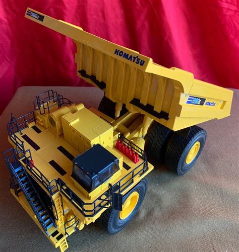 First Gear Komatsu 960e 2k Dump Truck 150 Scale Die Cast Piece Broken