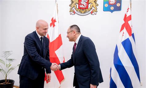 აჭარის განათლებისა და სპორტის სამინისტრო სამინისტრომ ოთხი სეზონური