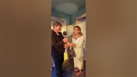 Mili Schauer En La Presentación De Tom Nick And Harry Youtube