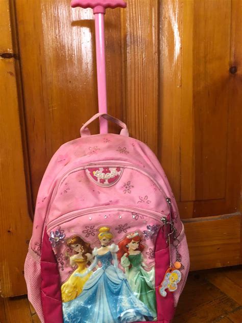 სკოლის მოზრდილი ჩანთები არც ერთი არა იყიდე გაყიდე იაფად Facebook