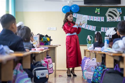 ДЭЛХИЙН БАГШ НАРЫН 31 МОНГОЛЫН БАГШ НАРЫН 59 ДЭХ ӨДӨР