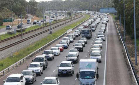 Crash Causes Freeway Delays The West Australian