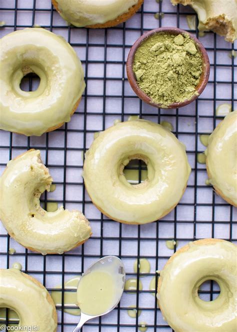 Matcha Baked Donuts With Matcha Glaze