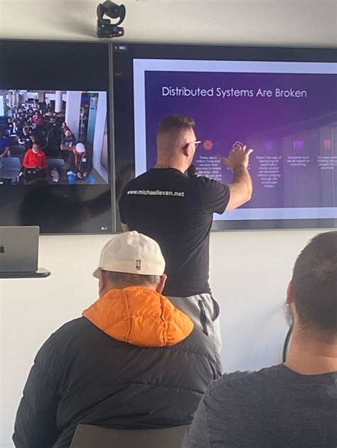 michael levan 🛫 kubecon na on linkedin kubernetes devops