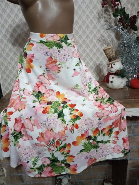 Срвдниця міді — ціна 125 грн у каталозі Міді спідниці Купити жіночі речі за доступною ціною на