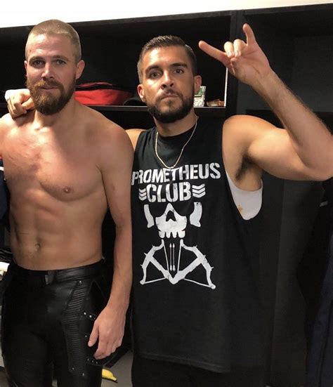 Pin By Isaac David De La Espriella Pe On Arte Stephen Amell Stephen Amell Arrow Team Arrow