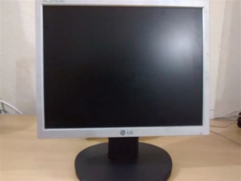 Monitor Lcd Lg Flatron 15 Polegadas L1552s Sf C Cabos R 11000 Em