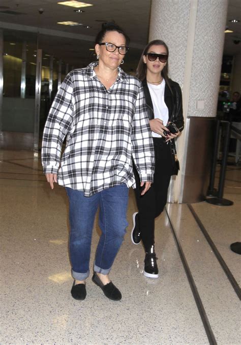 Hailee Steinfeld With Her Mom Arriving Into LAX Airport CelebMafia