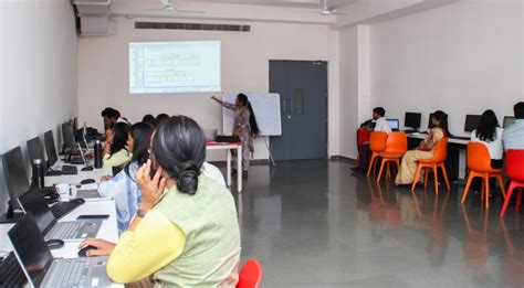 Design Analysis Using Spss By Dr Sonika Chaudhary Rishihood University Delhi Ncr
