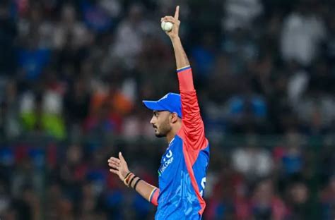 Dinesh Karthik Hints At Axar Patel As Delhi Capitals Captain For Ipl 2025
