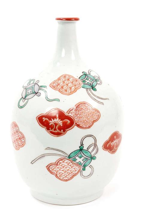 Lot 289 Japanese Kakiemon Porcelain Bottle Vase