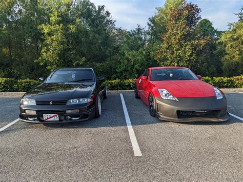 Z33 Posted Up With The R33 R350z