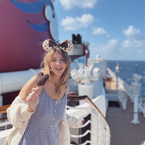 Amanda Lascelle Travel Agent