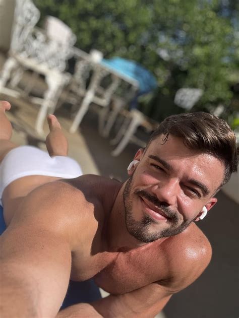 Sun Bathing Today Rhesquats