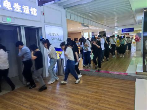 东湖区商务局组织开展大型商超应急疏散逃生演练 政务信息 东湖区人民政府