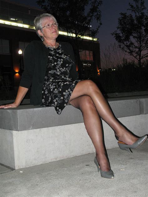Attractivematureinclnice Legs Flickr