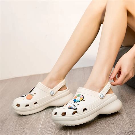 높이 6cm 다공성 신발 여성용 인조 미끄럼 방지 그물 레드 키높이 플랫폼 바닥 발가락 캡 샌들 여름 아우터웨어