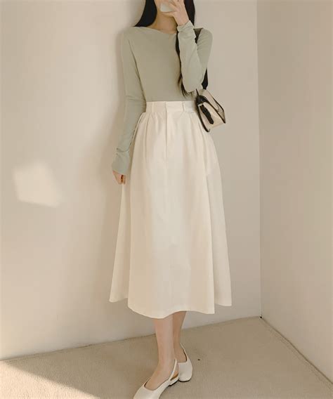 플레어스커트 롱 플리츠스커트 편안하게 입는 화이트 심플한 여자 허리 단주 롱 치마 롱스커트 주름 코디 치마 주름치마코디 여자 여성 치마 A라인 H라인 고무줄 블랙 크림 면